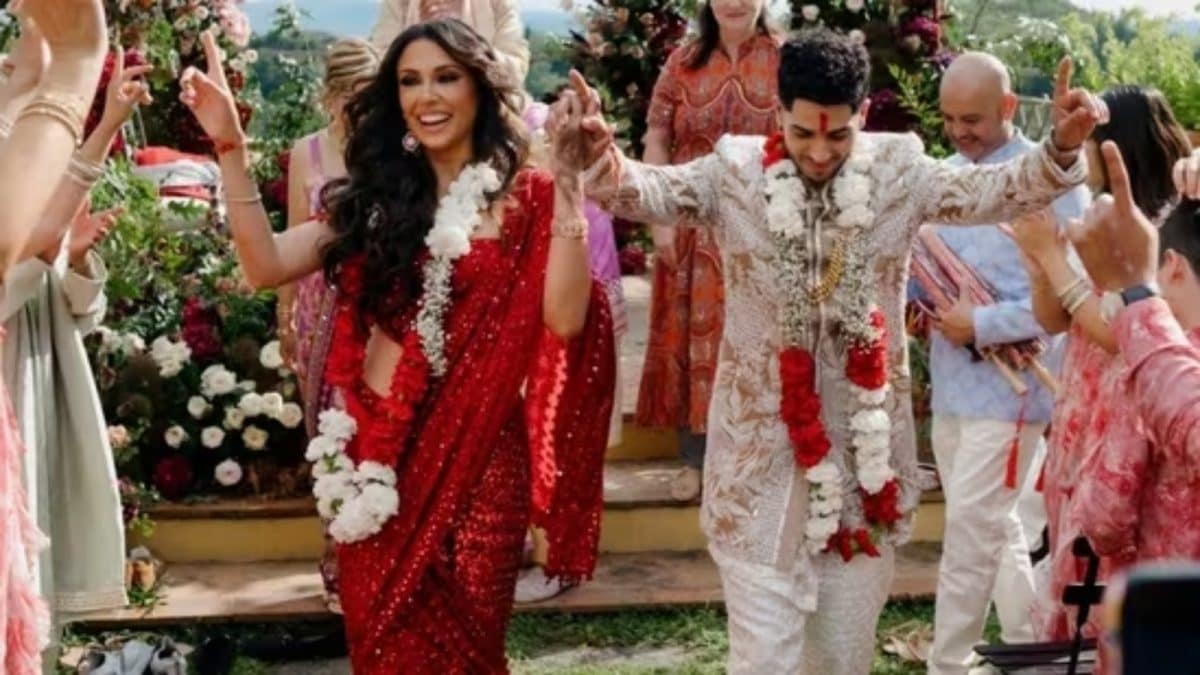 Aladdin Actor Mena Massoud, Emily Shah Get Married In Tuscany | See Pics | Hollywood News - News18
