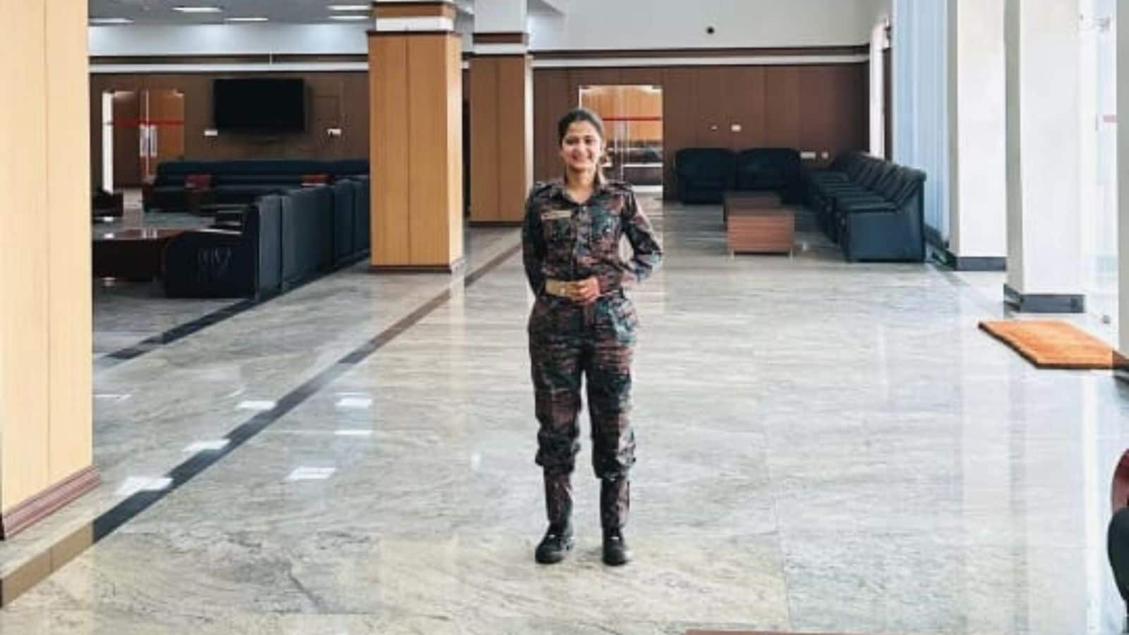 Lost Father At A Young Age, Mother Worked As Labourer: Know IPS Divya ...