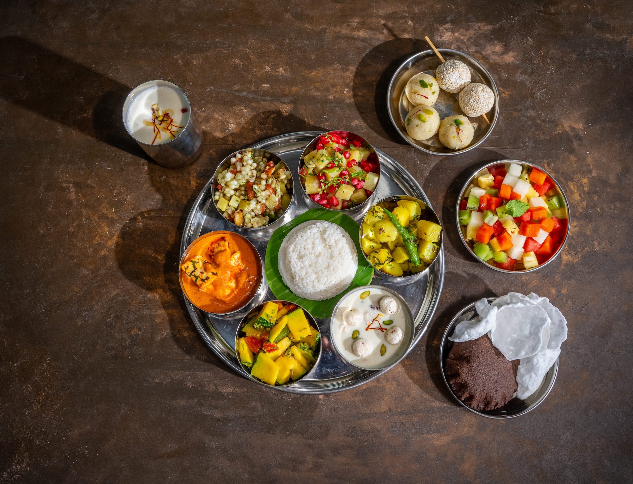 Navratri 2025 Food Guide: Best Satvik Thalis, Vrat Menus And Festive ...