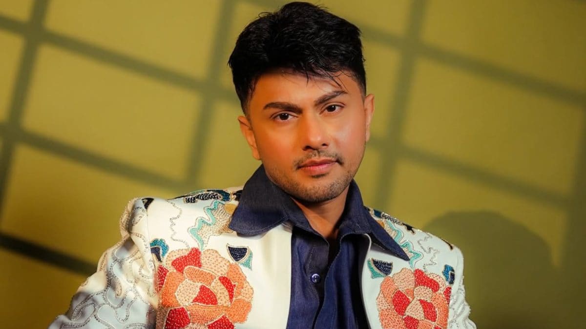 Bigg Boss 19: Awez Darbar’s Family Paid For Exit After Gauahar Khan ...