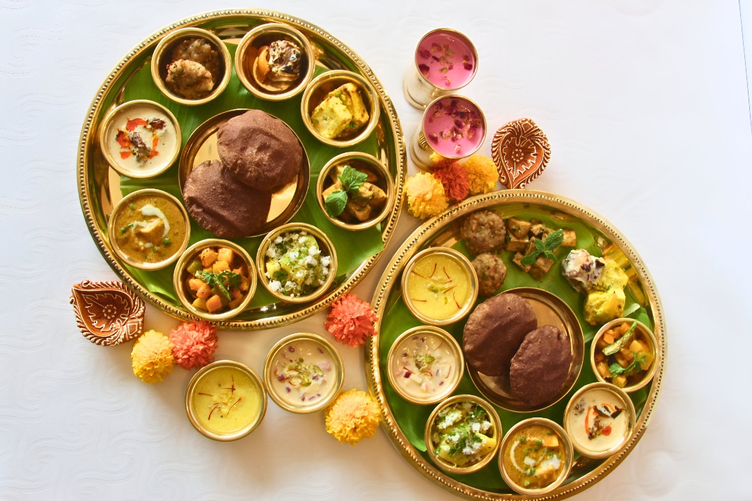 Navratri 2025 Food Guide: Best Satvik Thalis, Vrat Menus And Festive ...