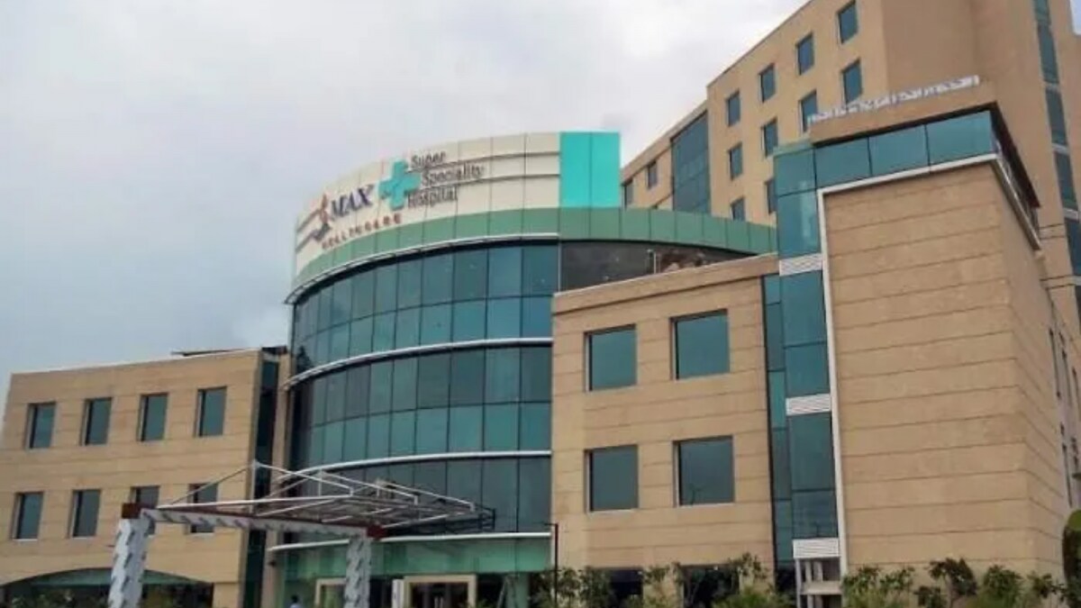 Max Hospital In Delhi’s Shalimar Bagh, Dwarka, Saket Receive Bomb ...