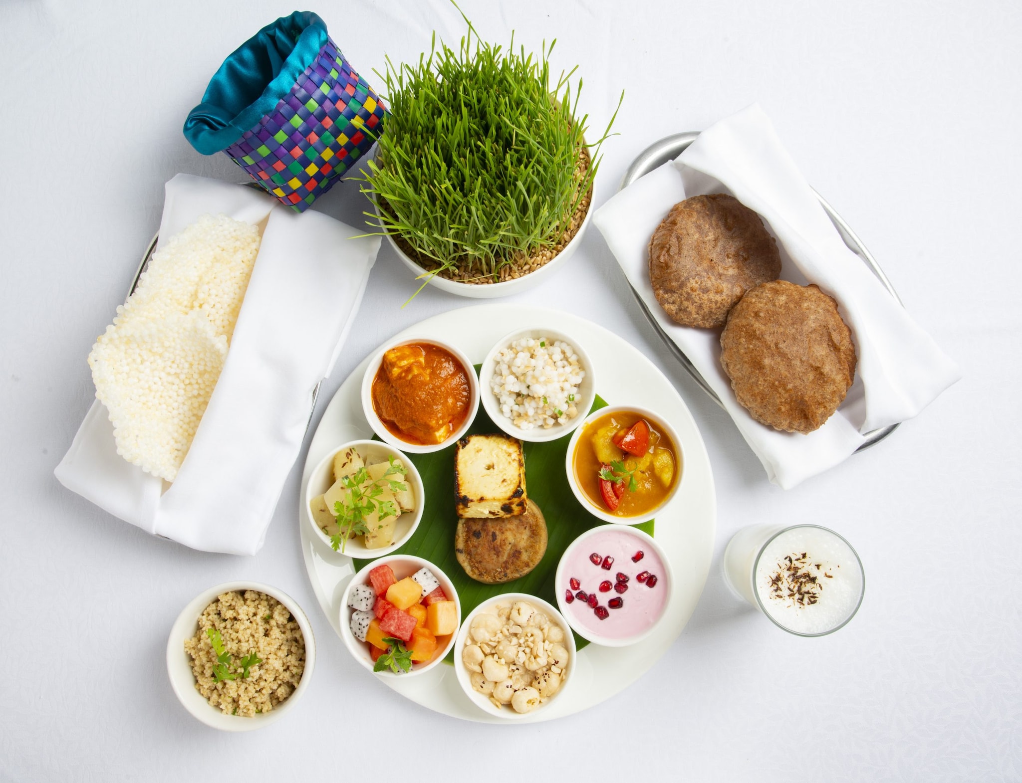 Navratri 2025 Food Guide: Best Satvik Thalis, Vrat Menus And Festive ...