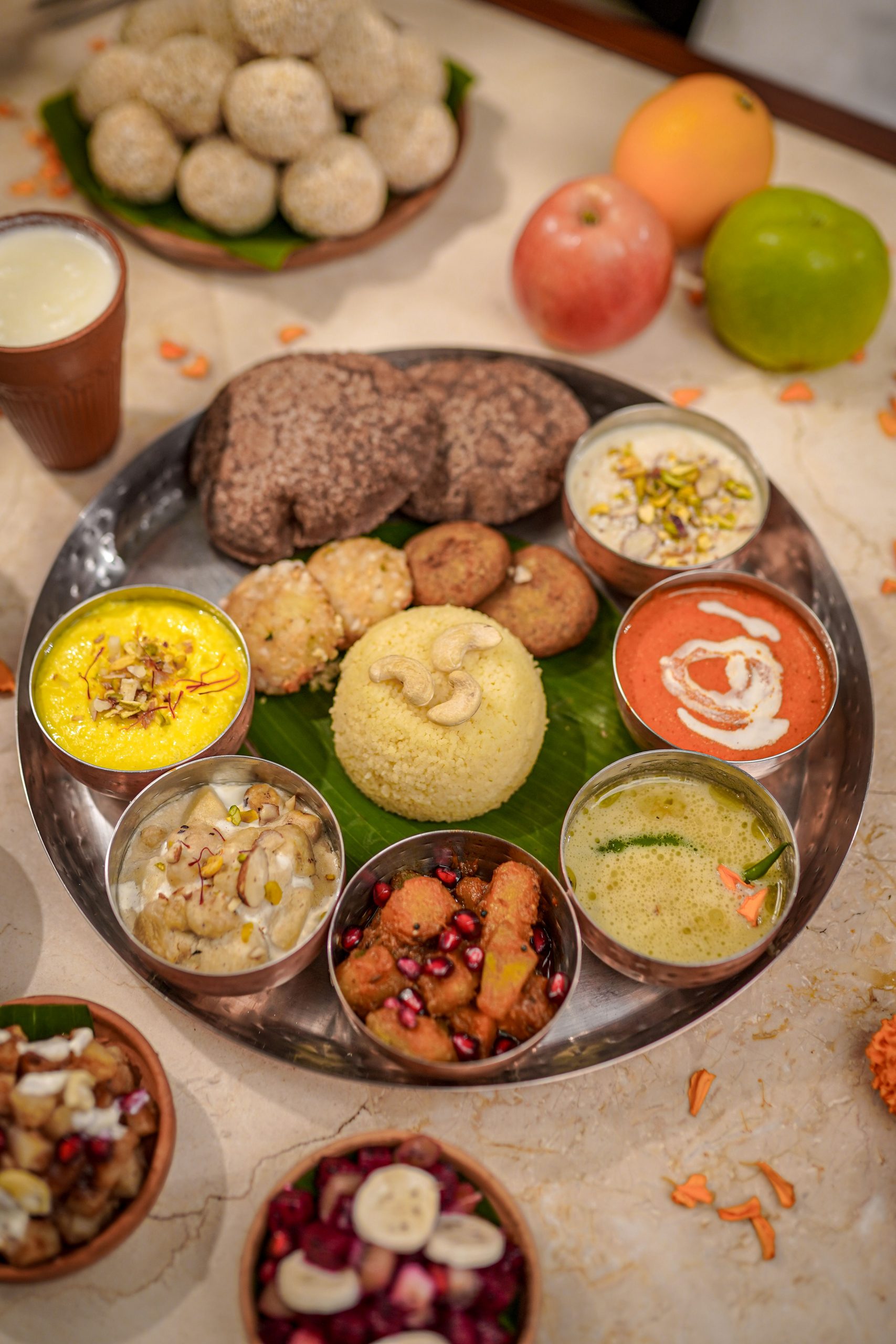 Navratri 2025 Food Guide: Best Satvik Thalis, Vrat Menus And Festive ...