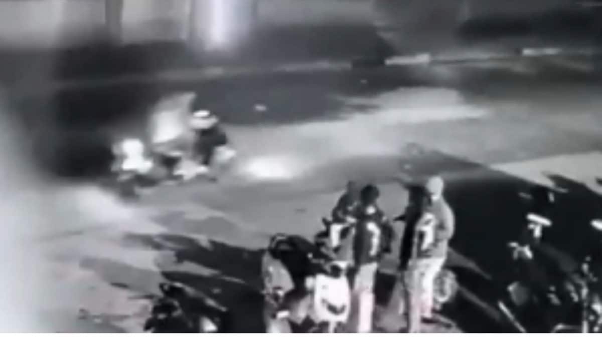 Bengaluru Man Attacks Zepto Delivery Rider With Machete; Arrested ...