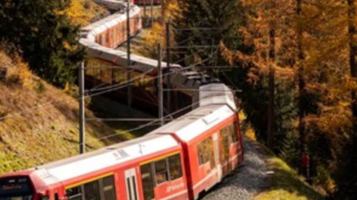 100 Coaches, 25 Engines: World's Longest Passenger Train Is In This ...