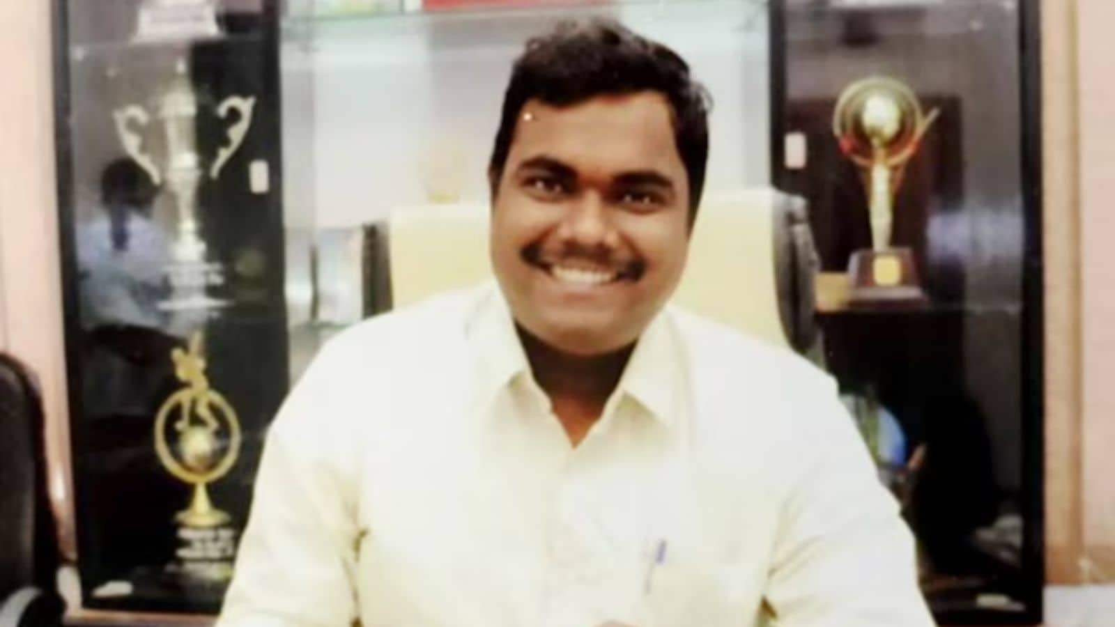 UPSC Success Story: From Repairing Bicycles To Becoming IAS, Know Varun ...