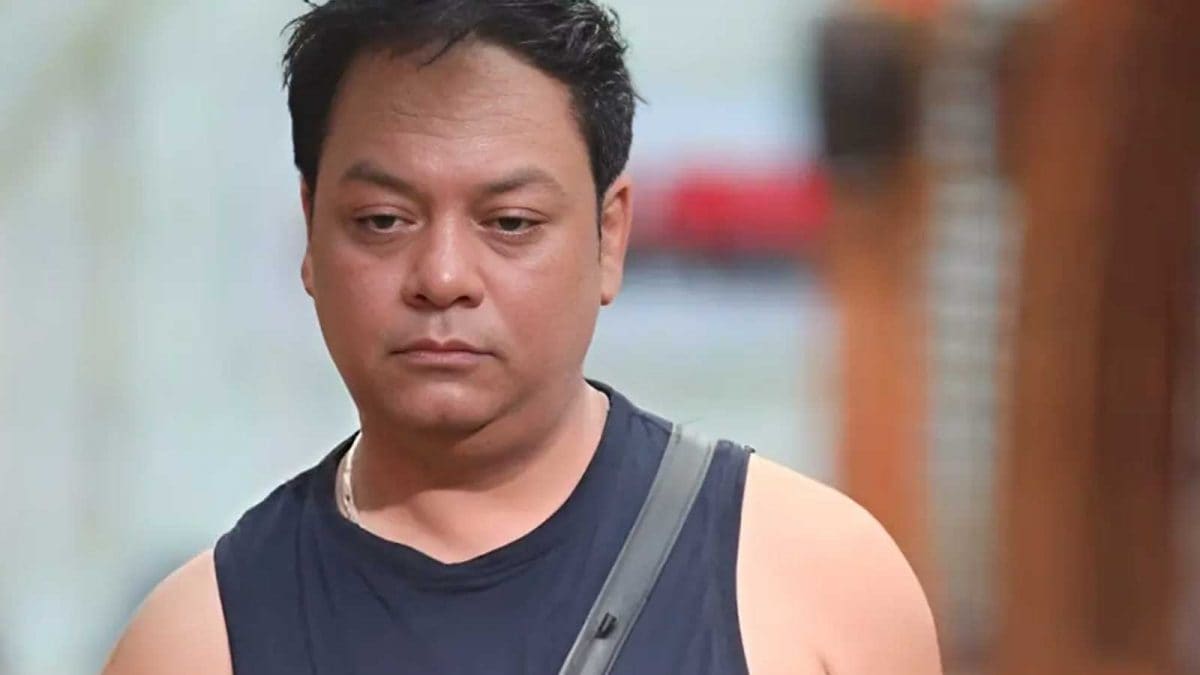 ‘Day By Day You Are Growing’: Salman Khan Is Happy With Zeishan Quadri On Bigg Boss 19 ...