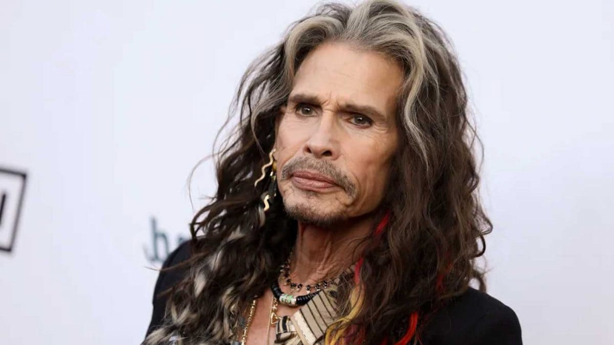 Steven Tyler Returns To Stage After Vocal Injury, Honours Ozzy Osbourne ...