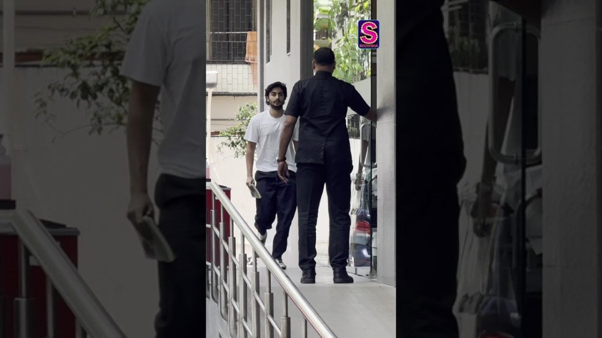 Arhaan Khan Arrives At Hinduja Hospital To Welcome A Tiny New Family Member | N18S | News18