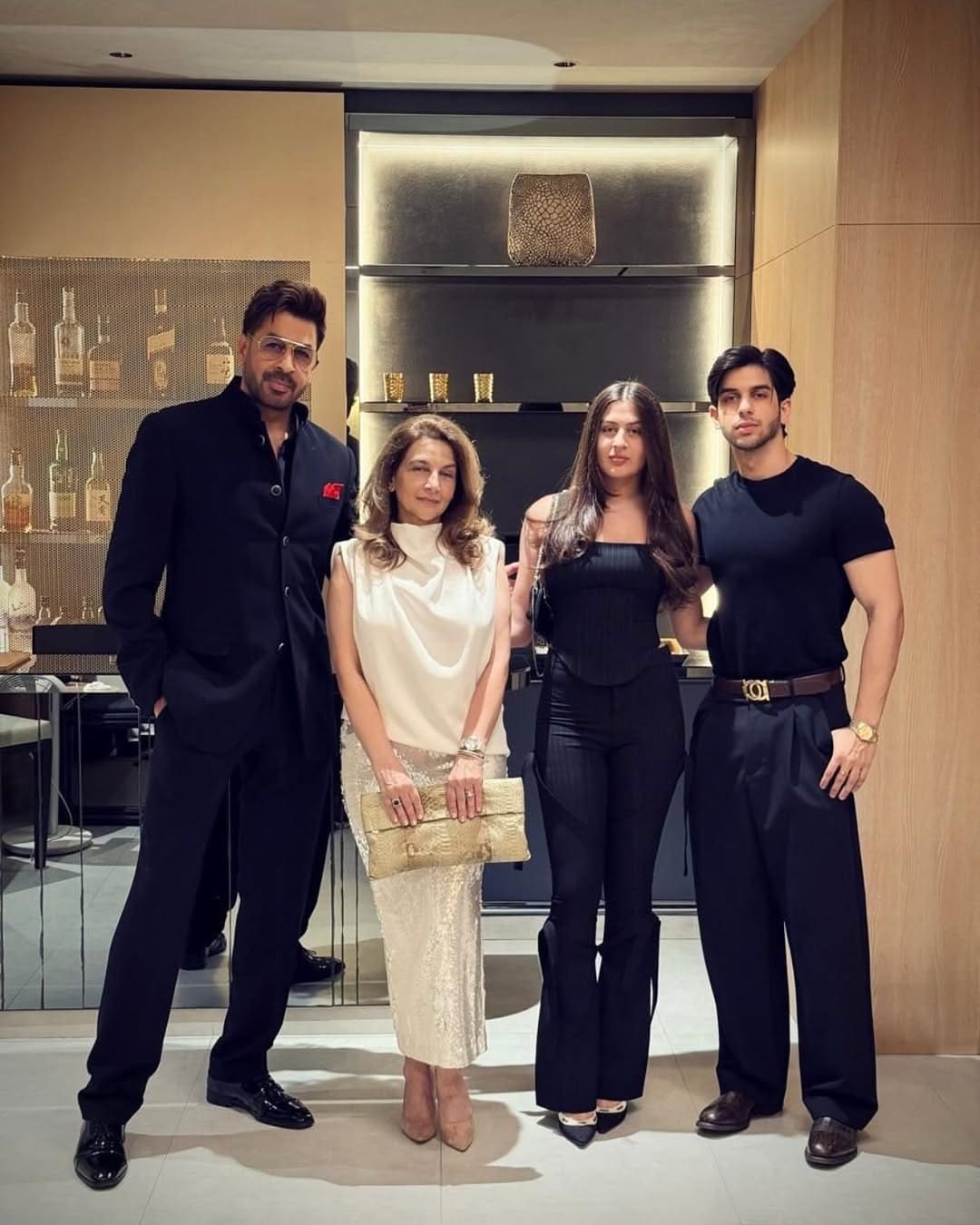 Rajat Bedi’s 18-Year-Old Daughter Creates Buzz With Her Stunning Looks ...