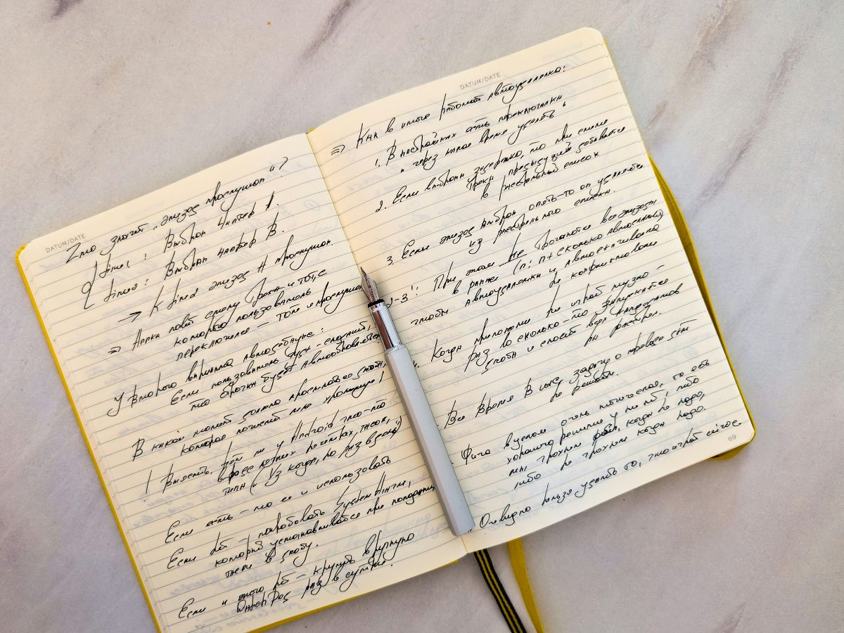 Do You Know Why Govt Officials Use Green Ink? Here’s What It Really Means