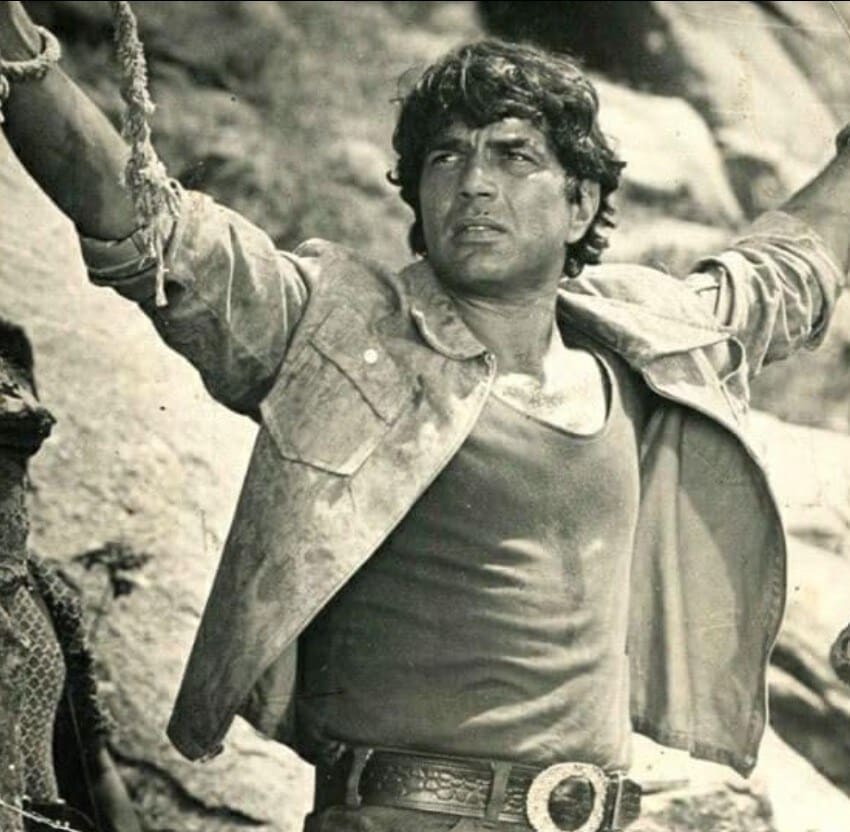 Dharmendra’s Rejected Roles That Transformed Amitabh Bachchan A Superstar