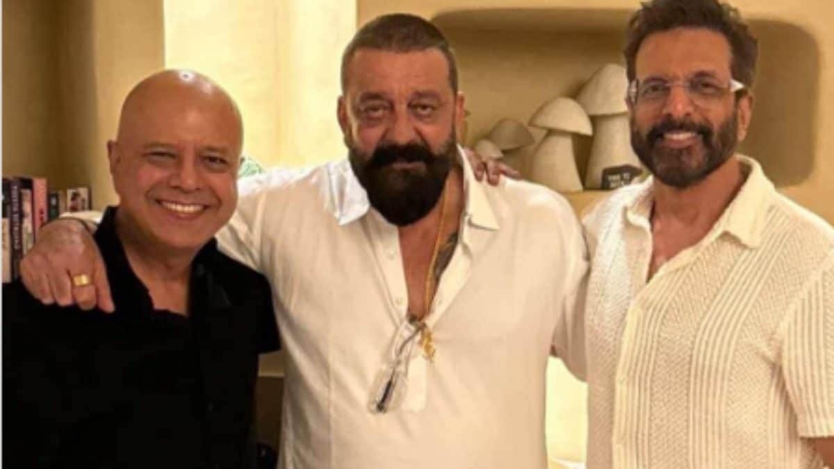Naved Jafri Reunites With Long-Time Friends Sanjay Dutt And Jaaved ...