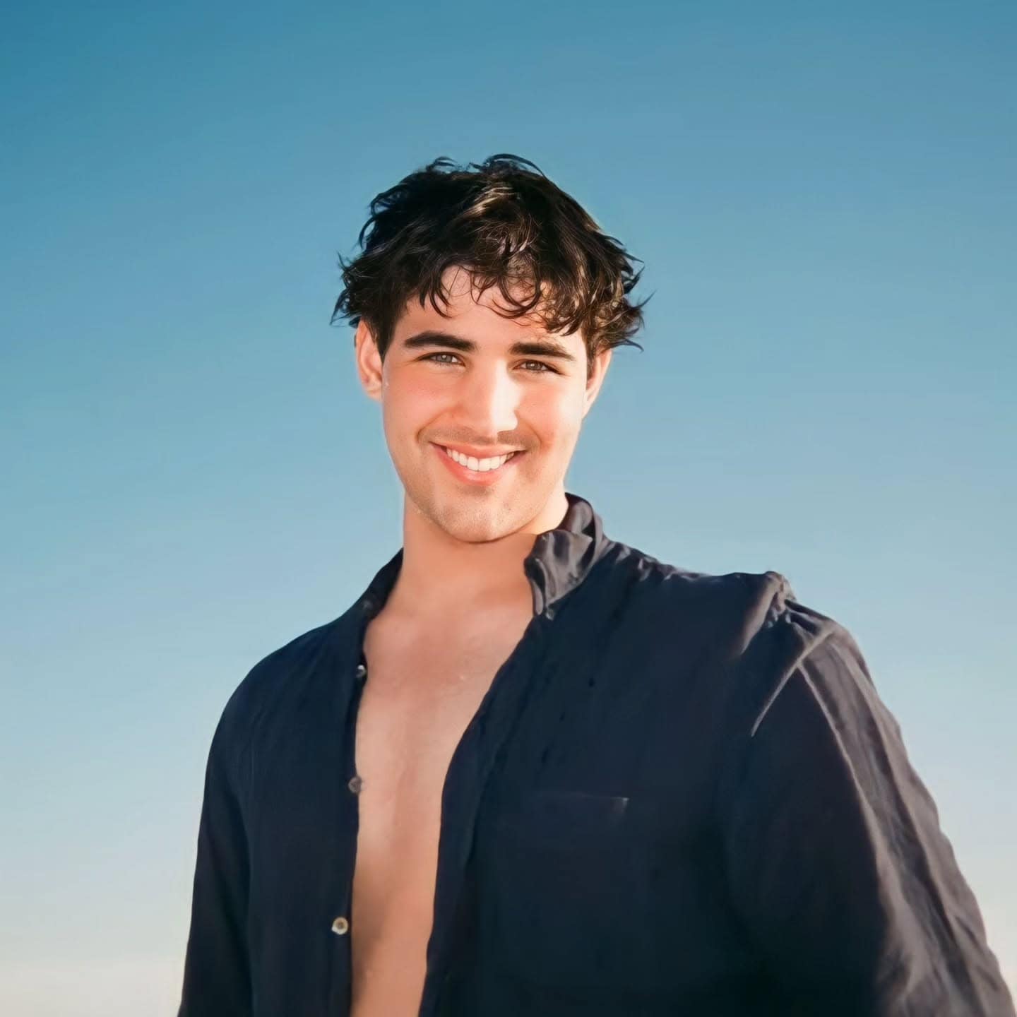 Bollywood Superstar’s Son Left Home At 15, Lives Simple Life In London, Has No Interest In Films