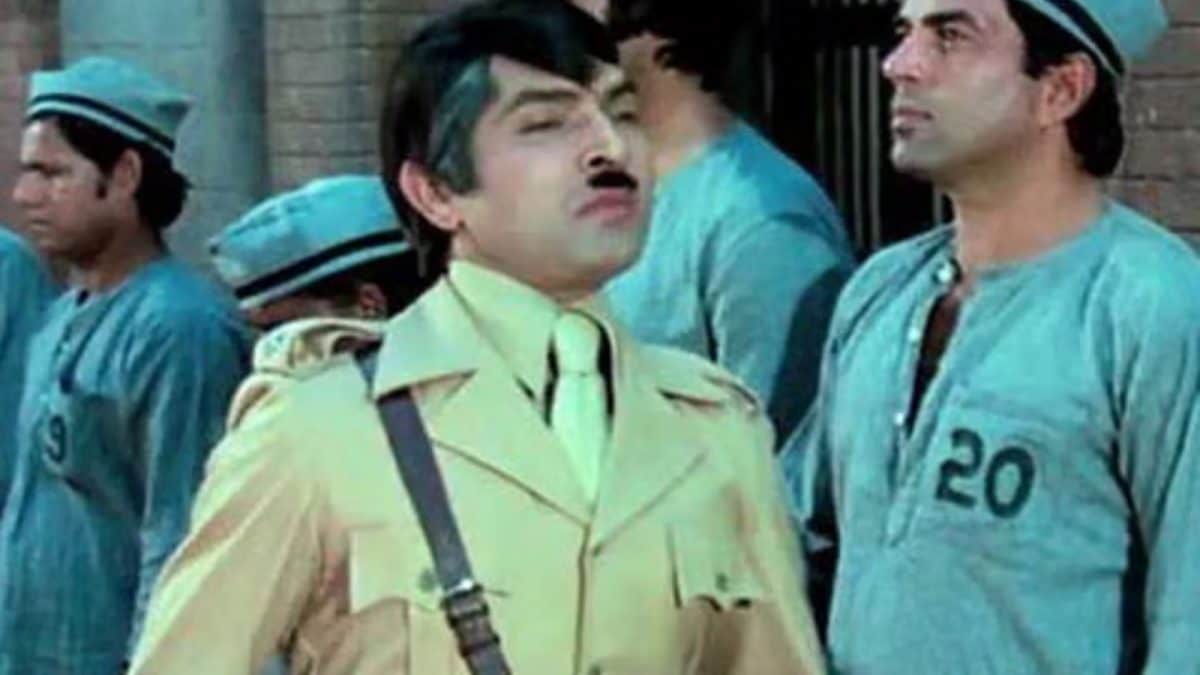 Asrani Passes Away: Remembering The Iconic Jailer Of Ramesh Sippy's ...