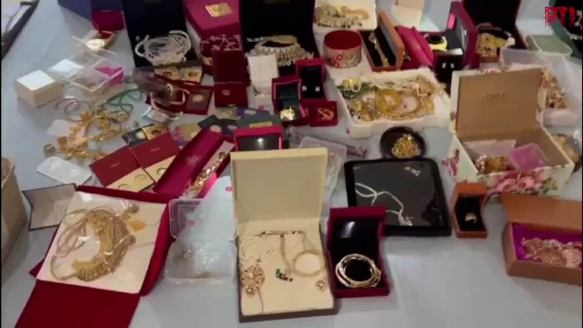 Rs 5 Crore Cash, Mercedes, 22 Luxury Watches: Punjab IPS Officer Caught ...