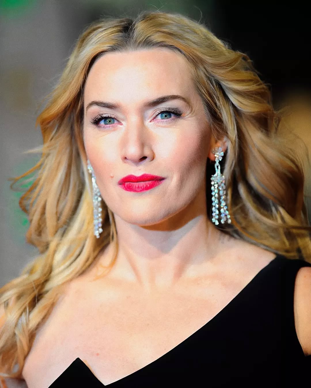 3 Marriages, Real Estates, $65 Million: How 50-Year-Old Actress Lives ...