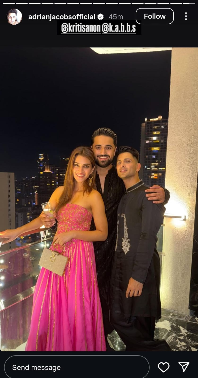 Diwali 2025: Kriti Sanon Celebrates With Rumoured BF Kabir Bahia, Pic ...