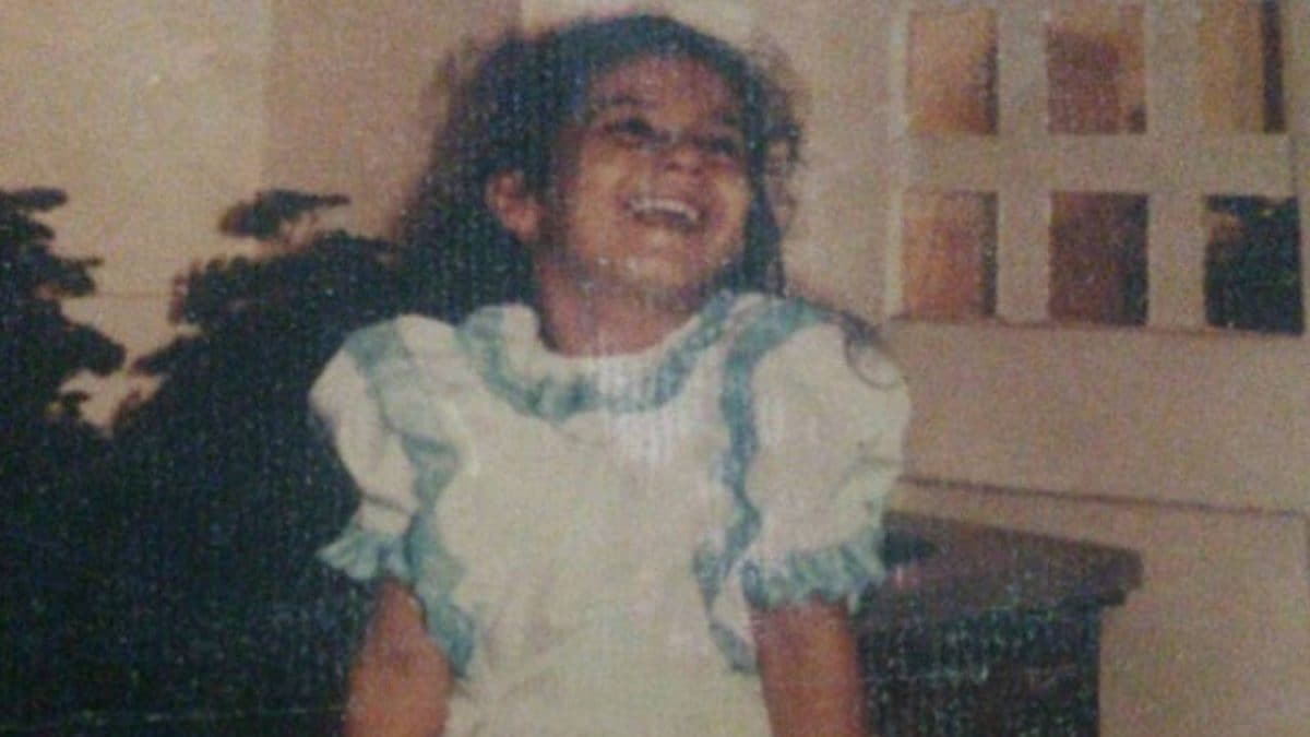 She Shared The Spotlight With SRK, Then Ghosted Bollywood. Can You ...