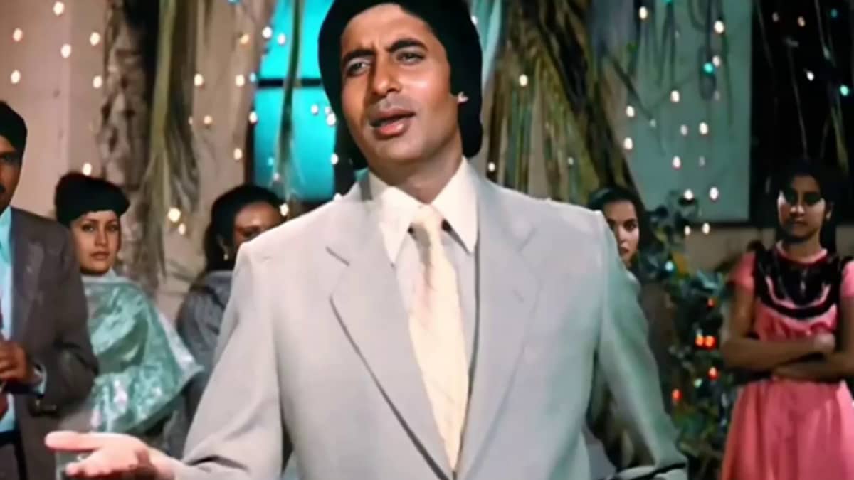 Amitabh Bachchan Burnt His Hand During Diwali Shoot Of This Blockbuster ...