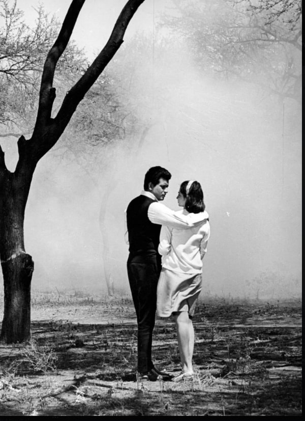 This Actress Changed Her Clothes Behind Bushes For A Scene; The Film ...