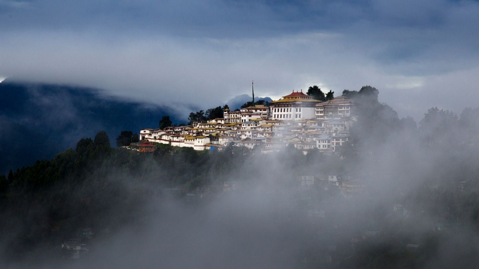 8 Hidden Buddhist Monasteries In The Himalayas