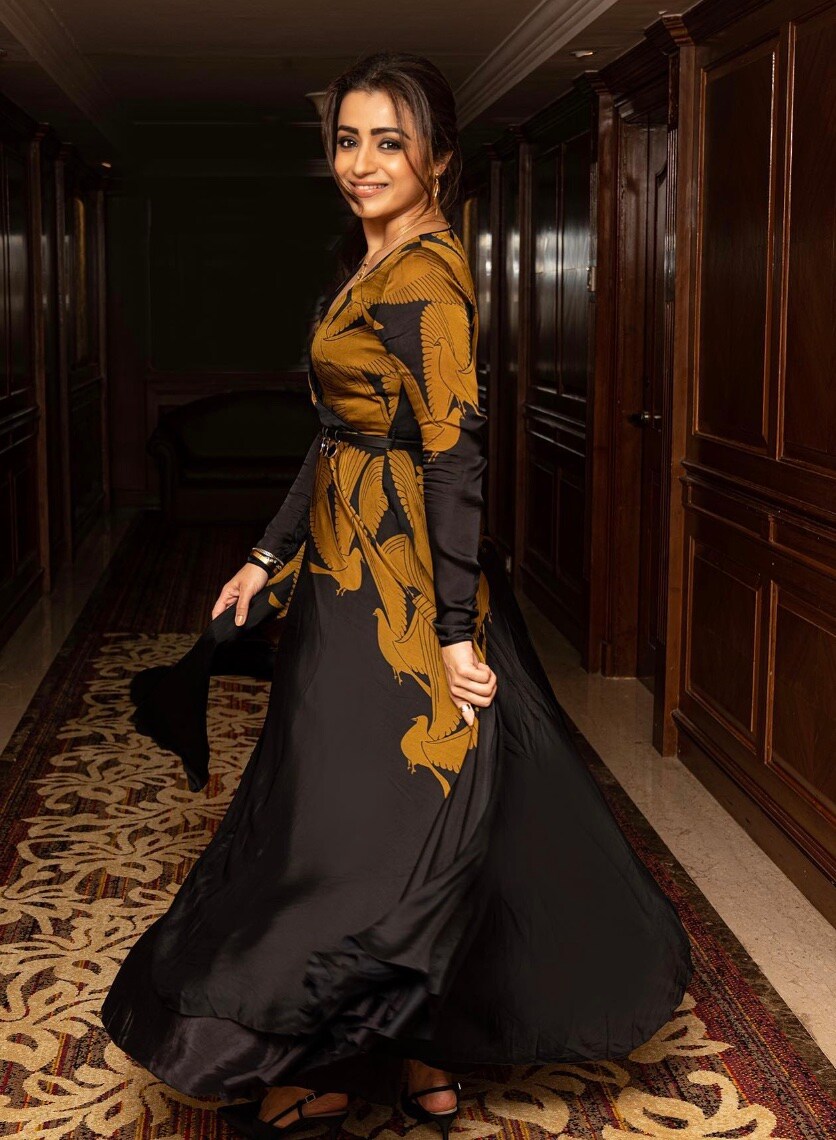 South Diva Trisha Krishnan Inspired Diwali Outfits For A Glam Festive Look