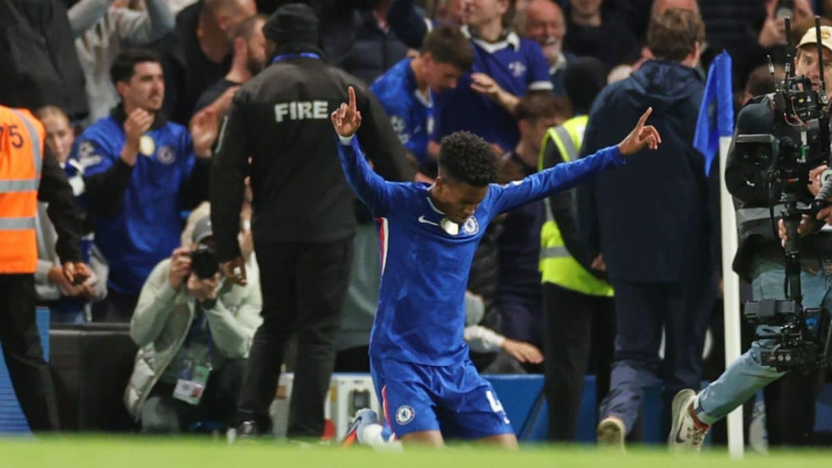 Premier League: Chelsea Clinch Liverpool Thriller As Arsenal Open Up ...