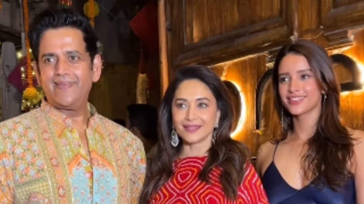 Madhuri Dixit, Tripti Dimri And Ravi Kishan Celebrate Ma Behen Wrap In Diwali Style | Video ...