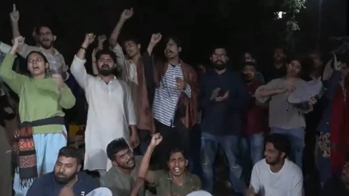 JNUSU President, 5 Others Booked, 27 Students Detained After Clash With ...