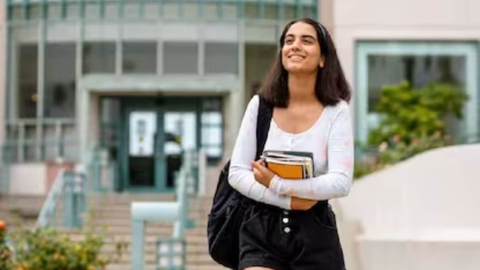 Careers After 12th: UG/PG Or Integrated 5-Year Course? Know The Difference