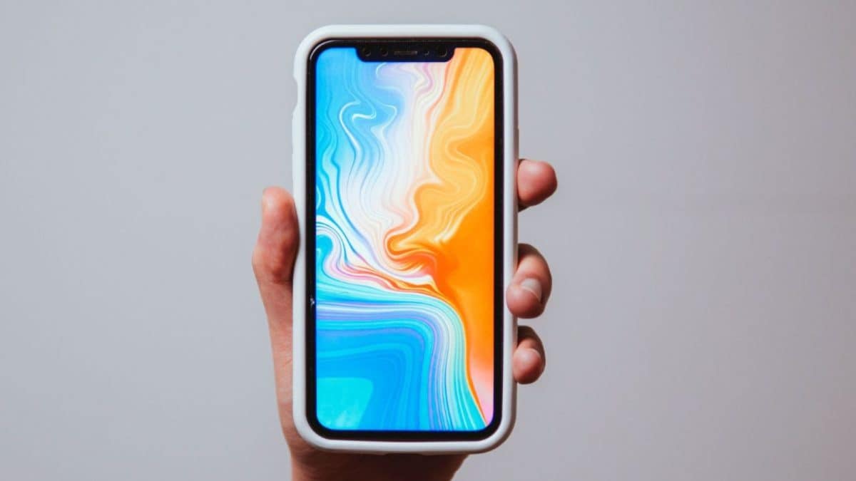 Does Your Wallpaper Drain Battery? What Different Screens Actually ...