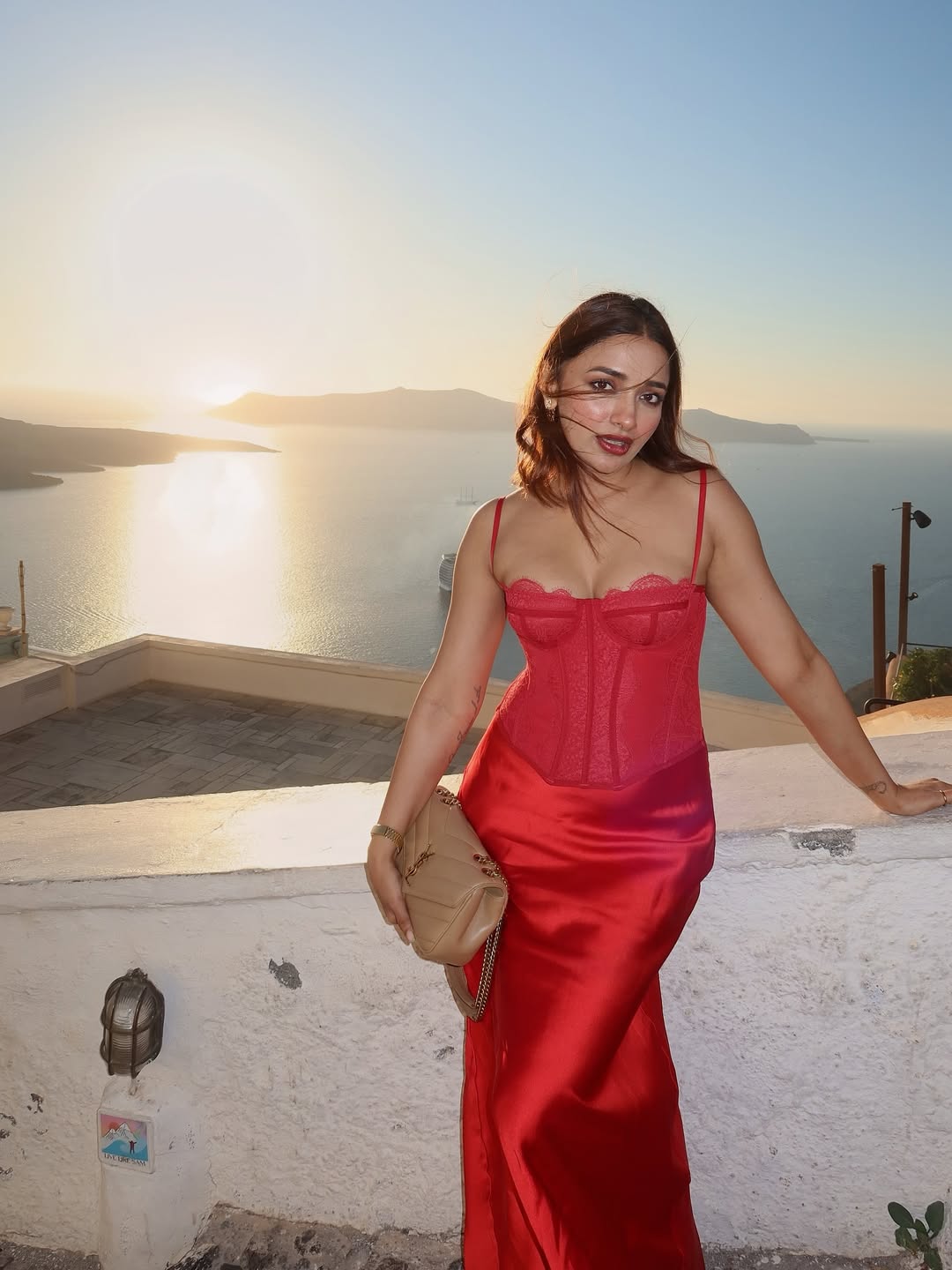Bigg Boss OTT Fame Jiya Shankar Drops Sexy Bikini Photos From Greece Vacay