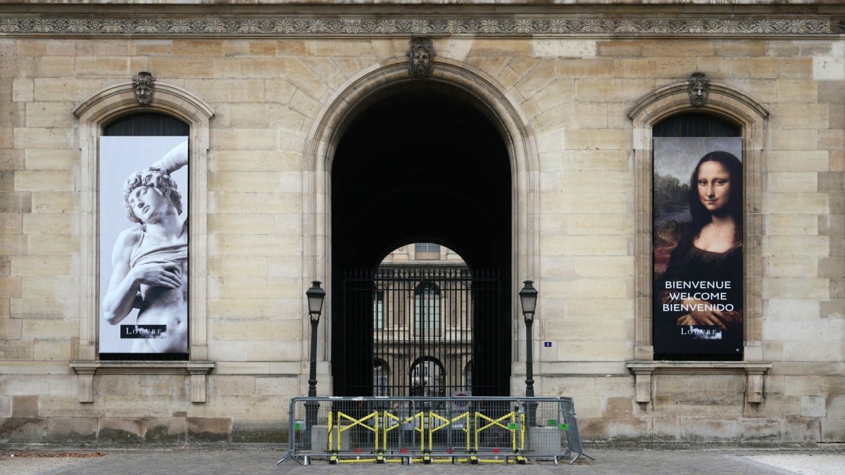 From Mona Lisa To Courbet's The Wave: Biggest Heists In Paris' Louvre ...