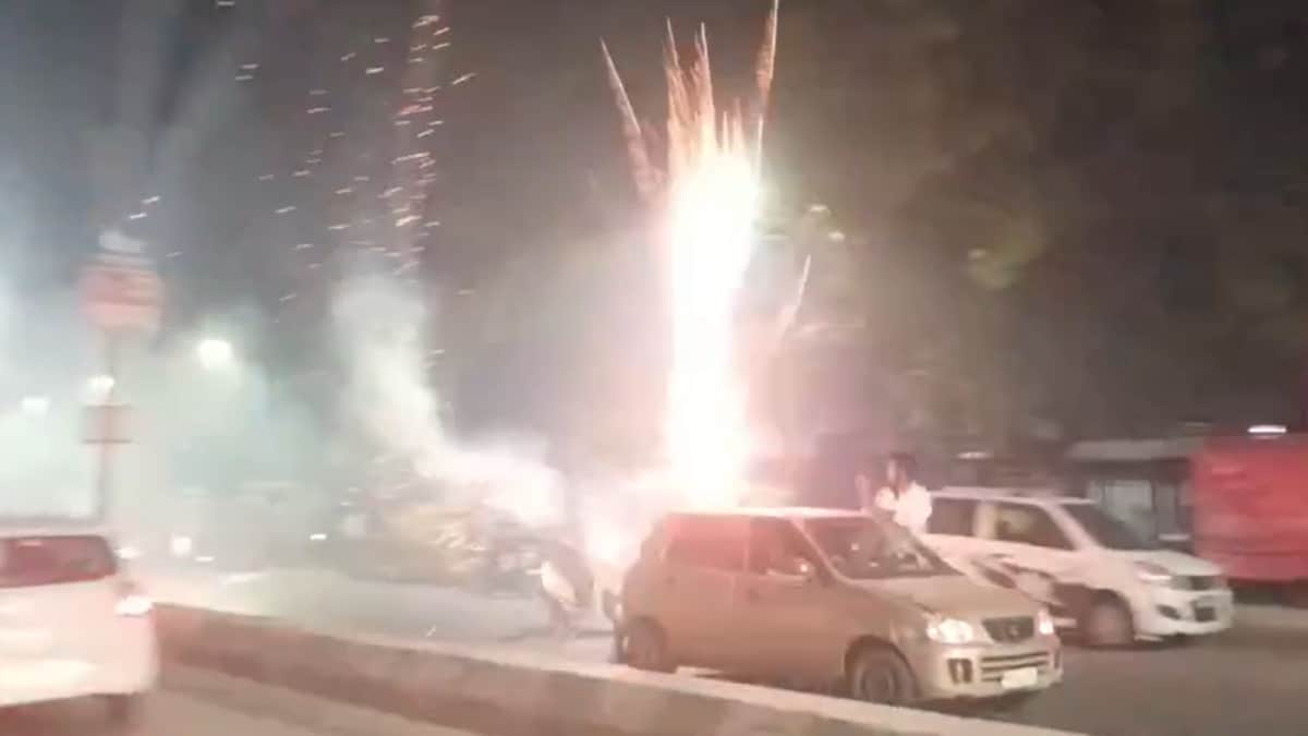 Lucknow Diwali Shocker: Men Burst Firecrackers On Moving Car Near KGMU ...