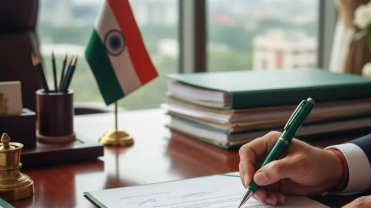 Do You Know Why Govt Officials Use Green Ink? Here’s What It Really Means