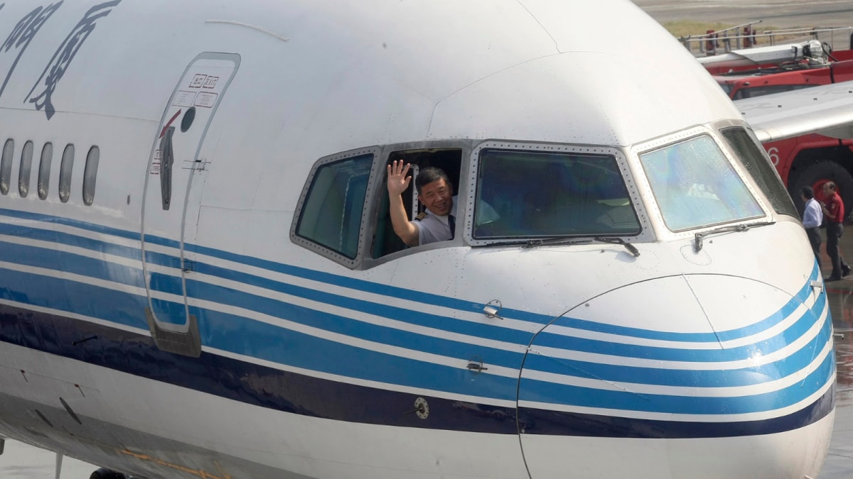 19 Hours, 10,800 Km And No Breaks: This Flight Breaks Record For ...