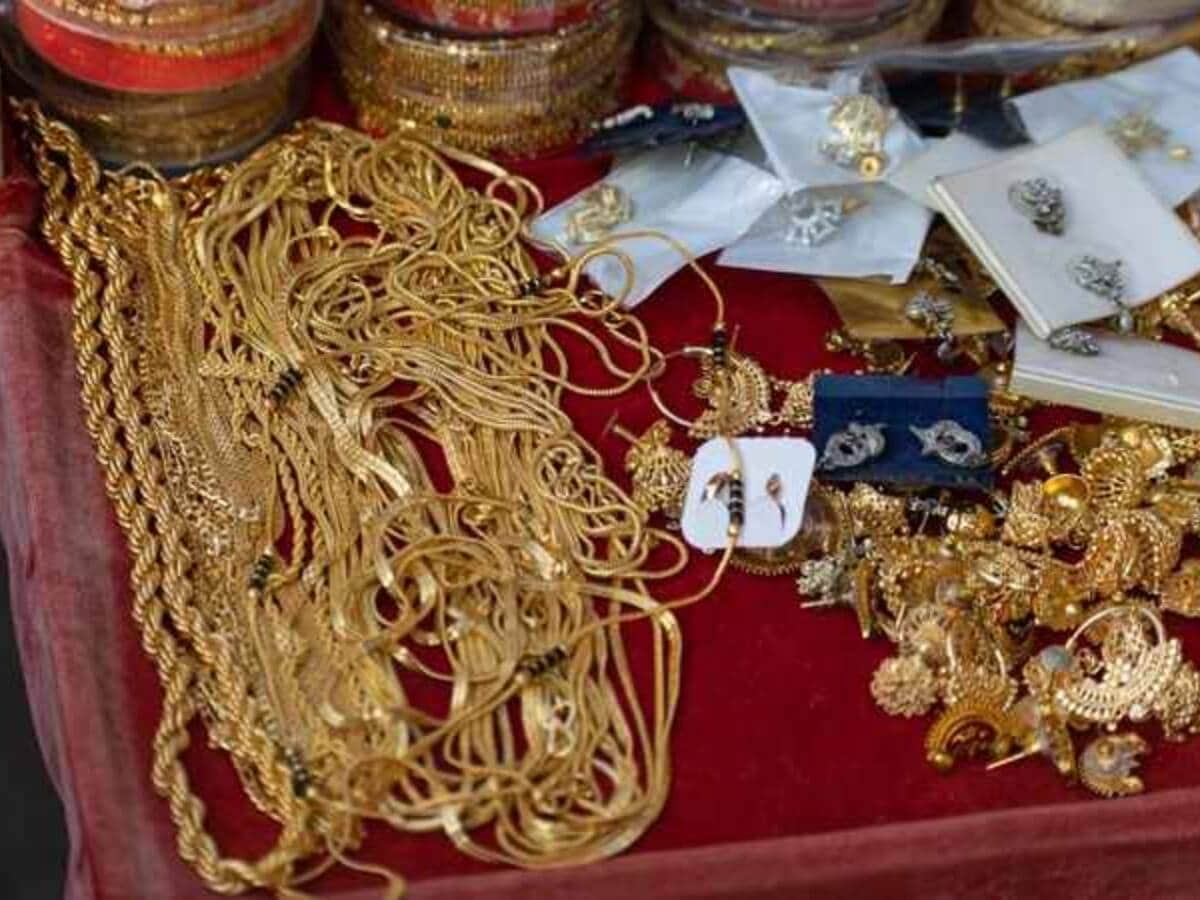 Is Your Gold Really Safe? The Bank Locker Truth That Might Scare You