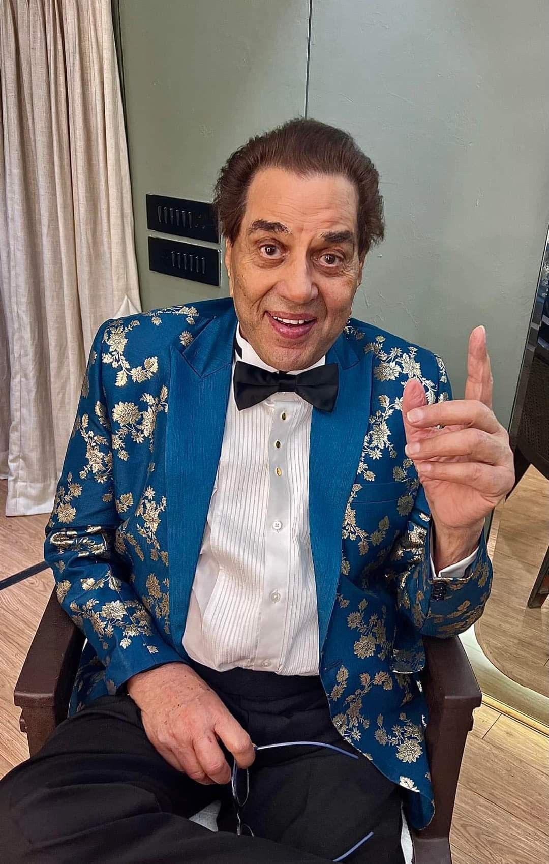 Dharmendra Or Hema Malini, Who Is Richer? A Look At Their Massive ...