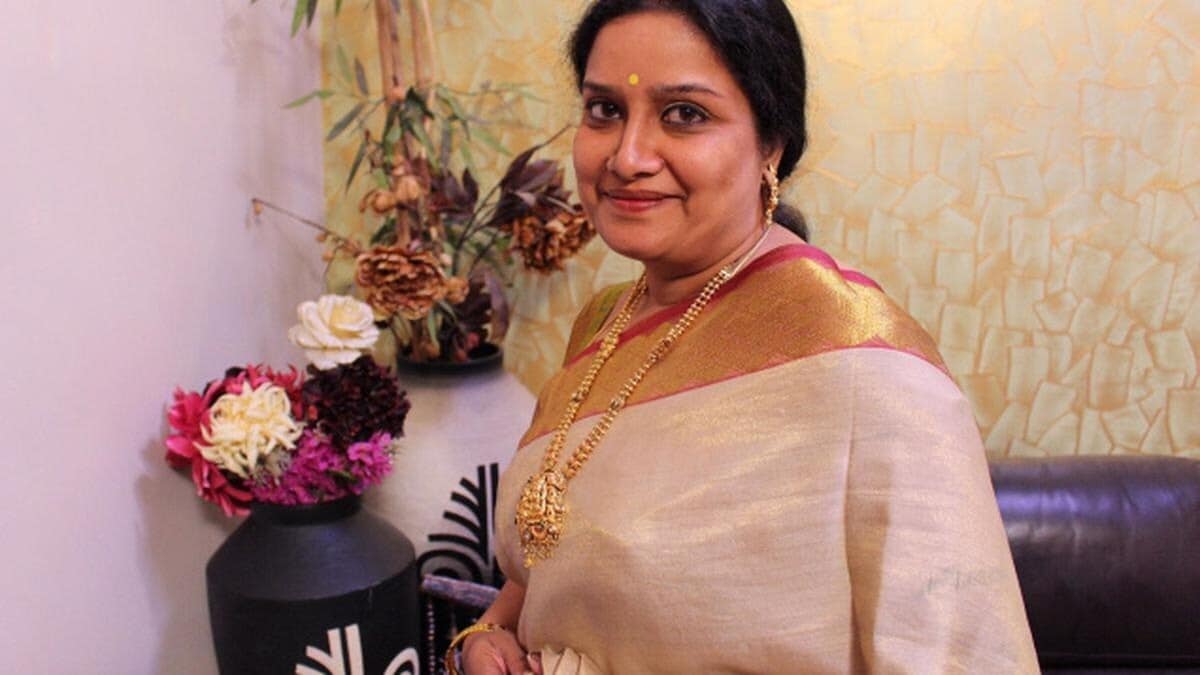 Veteran Tamil Actress Tulasi Announces Retirement After 300 Films And ...