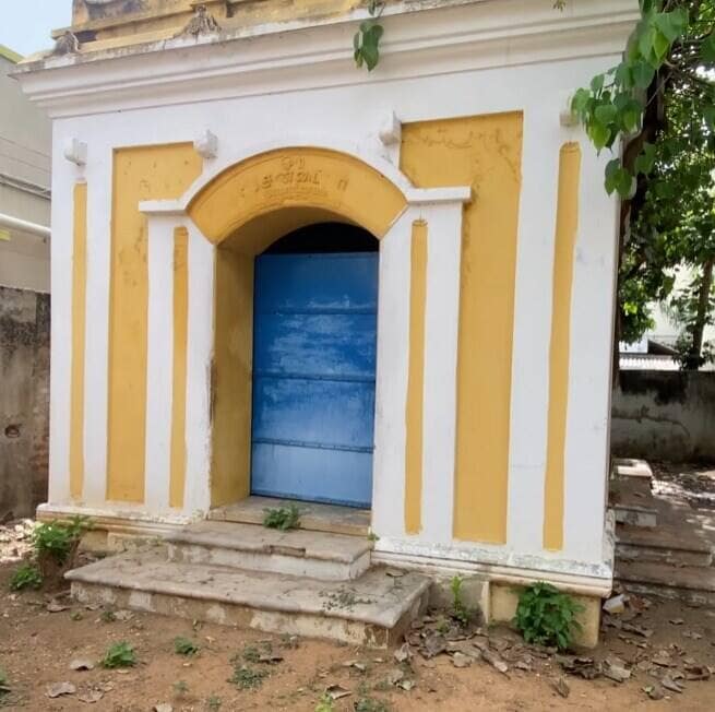 Tamil Film Icon Bought 1,000 Acres And 124 Houses; Today His Family ...