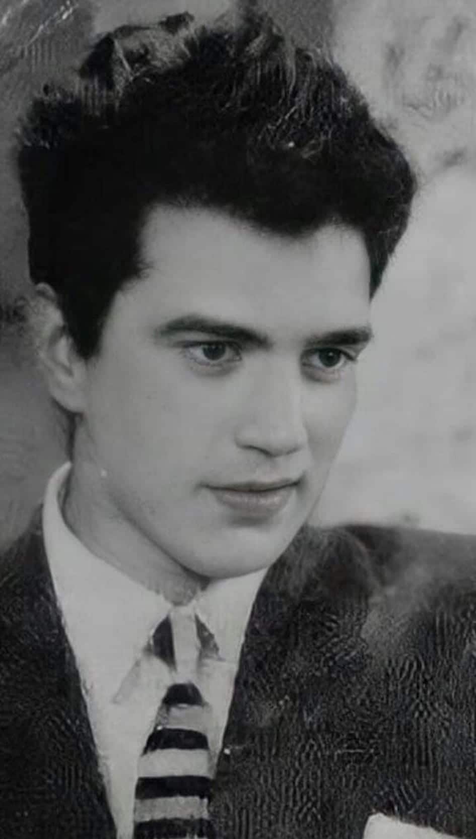 His Father Was Dharmendra’s Co-Star In Sholay, And He Was Rani Mukerji’s First Hero, He Quit ...