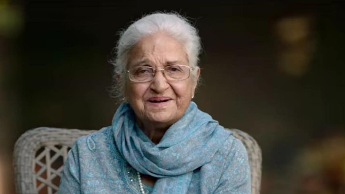 Shahid Kapoor Remembers Kamini Kaushal, Calls His On-screen Dadi ‘A ...