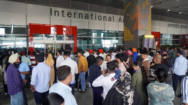 IndiGo Flight Cancellations Highlights: Over 550 Flights Cancelled, DGCA Seeks Detailed Roadmap ...