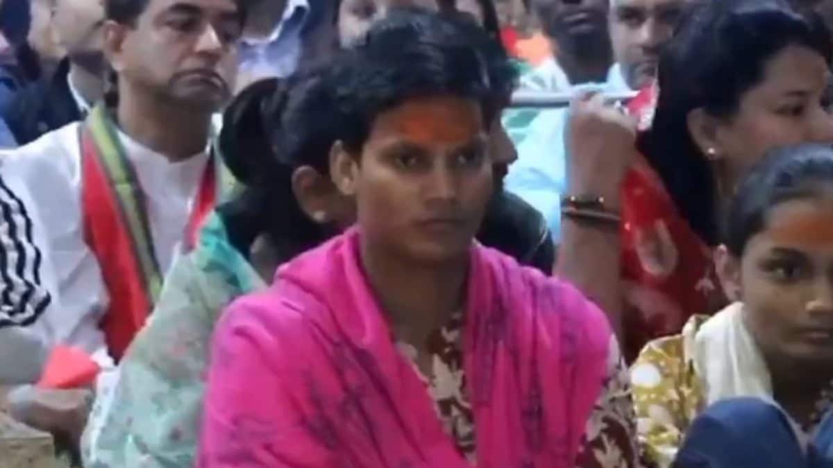 Deepti Sharma Visits Shree Mahakaleshwar Temple To Seek Blessings After ...