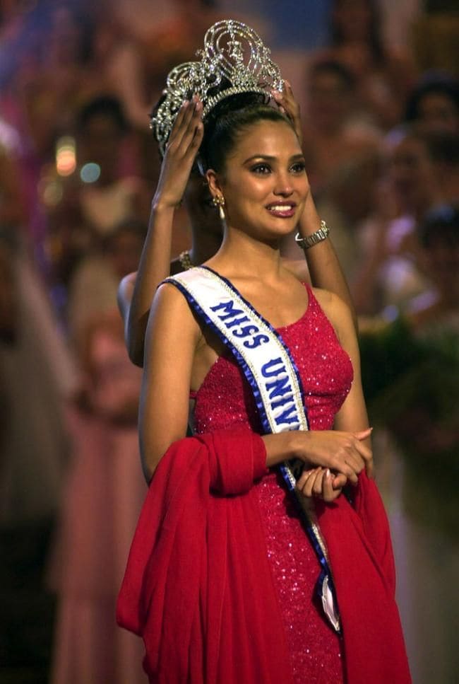 She Became Miss Universe At 22, Almost Drowned On Sets Of Bollywood ...