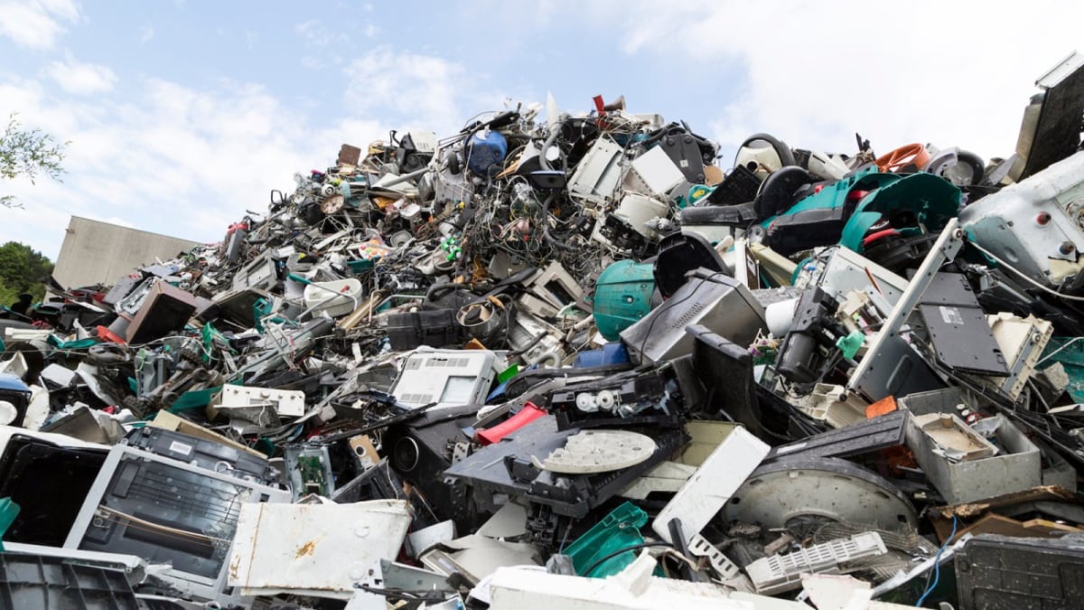Stubble Burning Is Scary But E-Waste Is Scarier: The Hidden Pollutant ...
