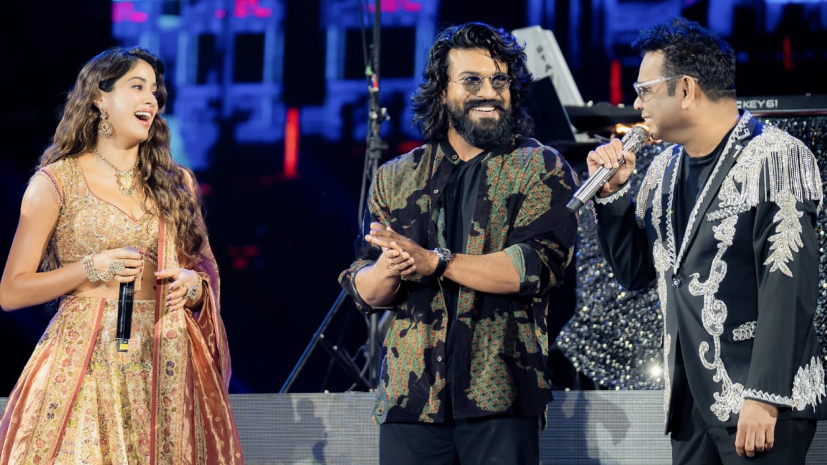 Ram Charan And Janhvi Kapoor Surprise Fans At AR Rahman’s Hyderabad ...
