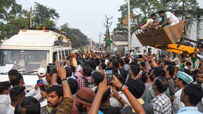 Petals, Cheers & Controversy As Lalu Yadav Hits Bihar Campaign Trail ...